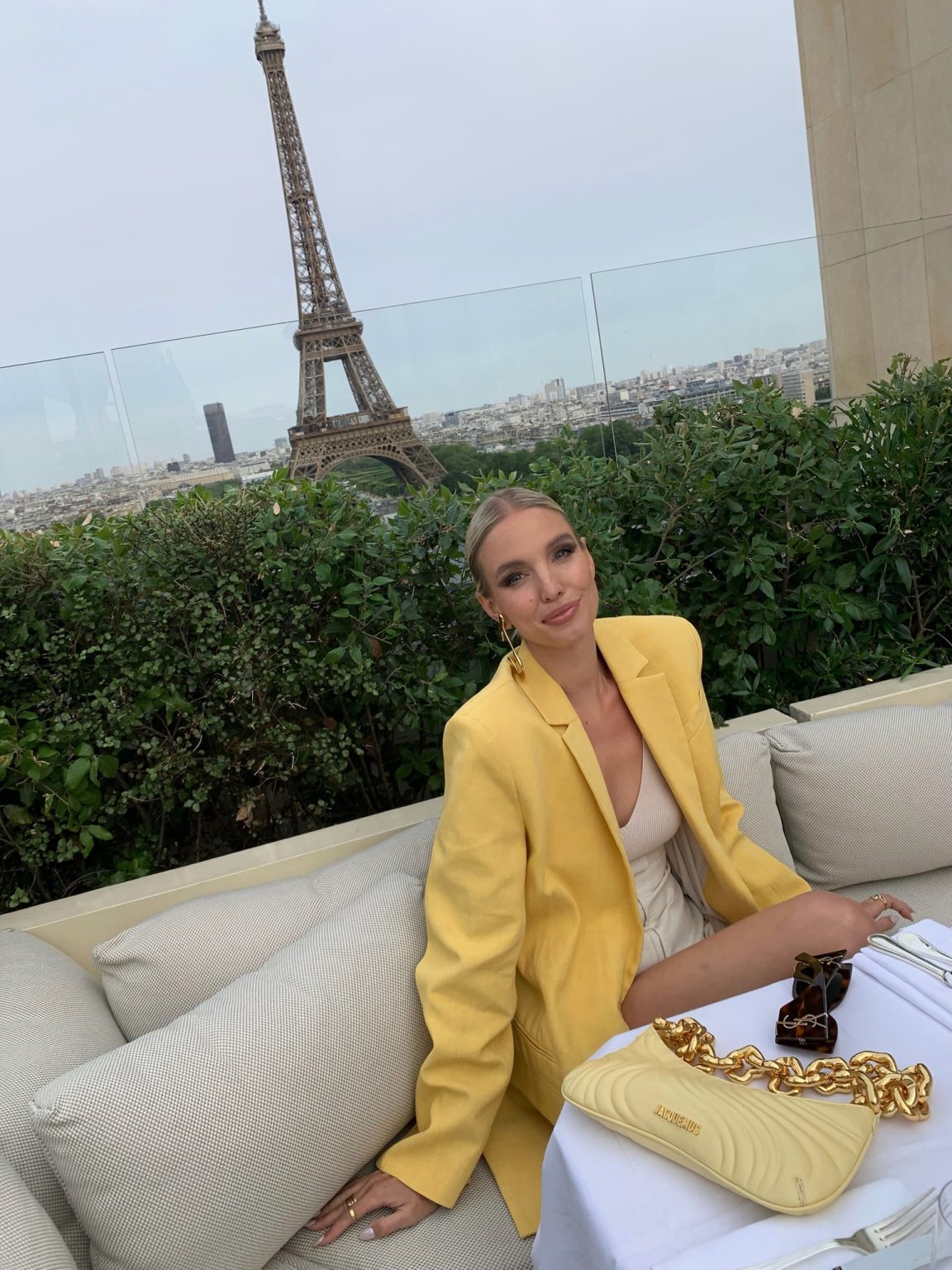 PARIS SNAPS 06|23 - Leonie Hanne